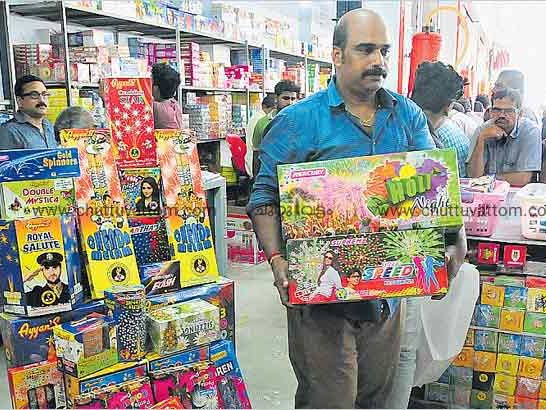 പടക്കത്തിലും ഒന്നാമൻ പുലിമുരുകൻ