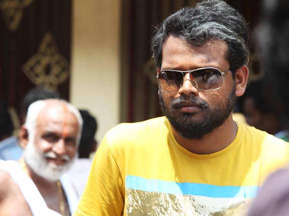 നിവിൻ പോളിയുടെ മീശ മുറിച്ചു, പാർവതിയുടെ മുടിയുടെ നിറം ബ്രൗണാക്കി! ഇതാണ് ...